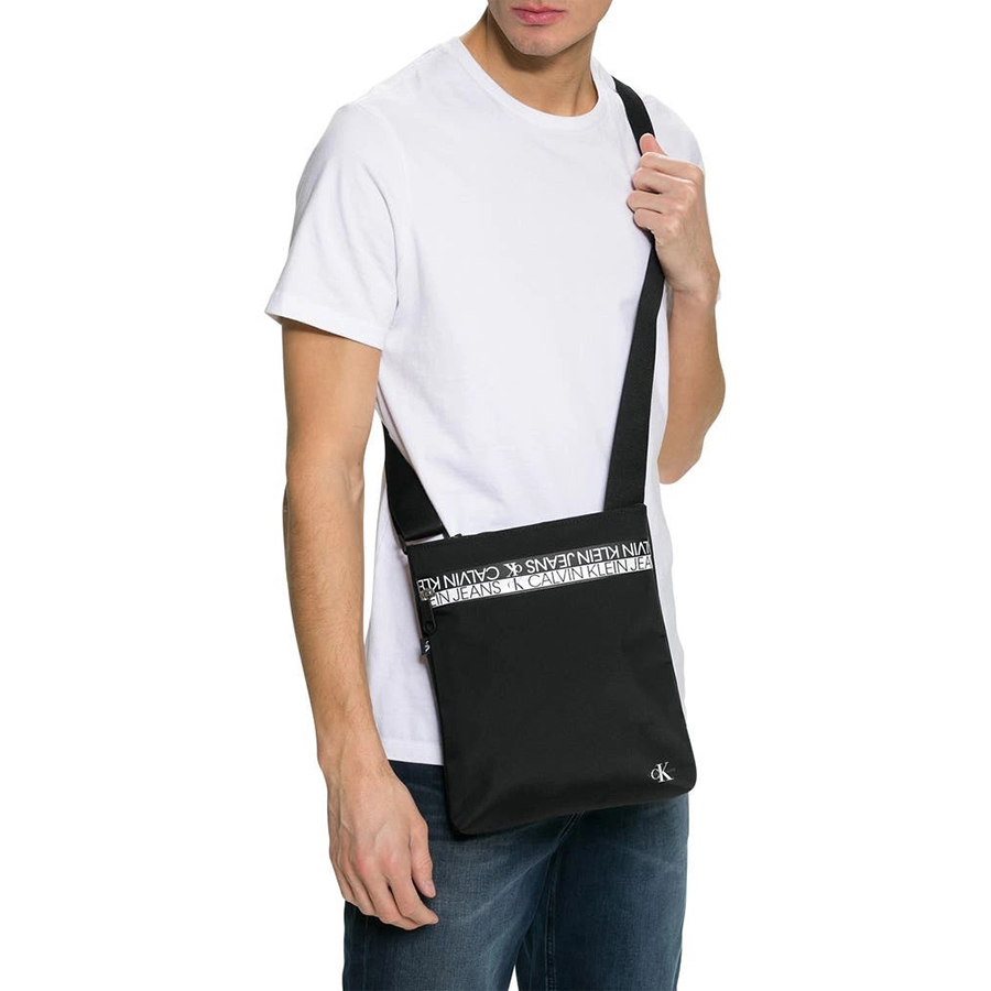 Túi Đeo Chéo Calvin Klein Ck Jeans Màu Đen